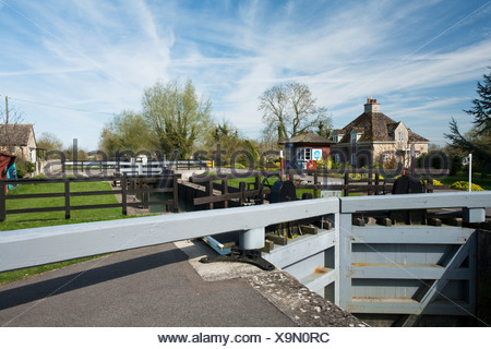 Rushey Weir at Rushey Lock on the River Thames (Isis), south of Stock ...