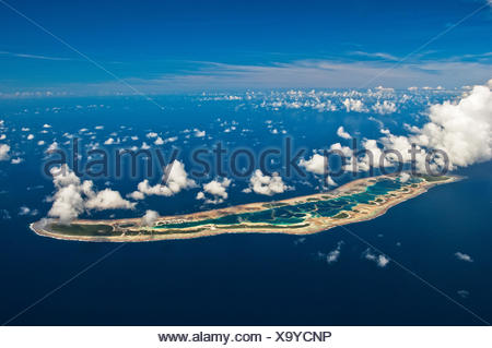 The islands of Kiribati atoll in the Pacific Ocean Stock Photo ...