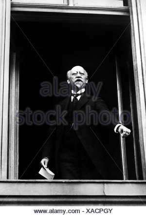 PHILIPP SCHEIDEMANN German Social Democratic leader, proclaims the ...