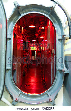 Submarine Hatch Door Stock Photo: 186671073 - Alamy