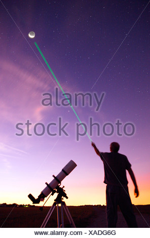 Telescope looking at the moon Stock Photo: 43265599 - Alamy