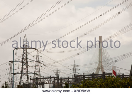 Connah's Quay power station and suspension bridge at night, Deeside ...
