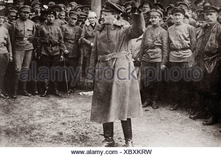 Leon Trotsky, head of the Red Army, addressed the Red Guard in 1918 ...