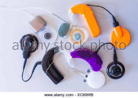 The receiver and electrode array components of a cochlear implant (CI ...