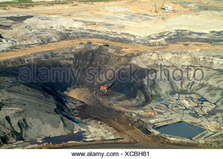 Aurora (Syncrude) mine site, Muskeg River N of Ft McMurray, Alberta ...
