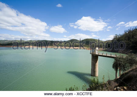 dam reservoir barragem de Arade Algarve Portugal Stock Photo - Alamy