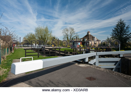 Rushey Weir at Rushey Lock on the River Thames (Isis), south of Stock ...