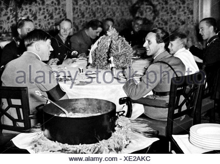 Hitler Goebbels Dining Stock Photo: 6075991 - Alamy