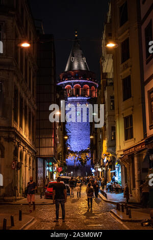 Der Galata-Turm, Galata Kulesi von den Genuesen, ist ein ...
