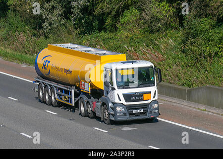 Jet Fuel Tanker Trailer und LKW Stockfotografie - Alamy