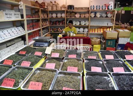 Verschiedene Arten von Tee an die Fünfte Internationale chinesische ...