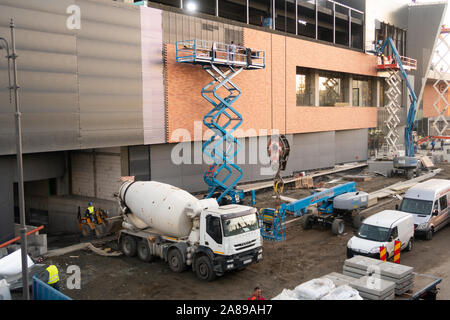 Sibiu, Rumänien - 5 Nov, 2019: Arbeiter an der Baustelle des Festival ...