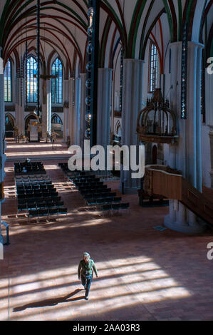 Innenansicht der St. Nikolaus Kirche in Luckau Stockfotografie - Alamy