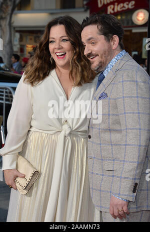Melissa McCarthy und Ehemann Ben Falcone nehmen ihre Töchter Vivian und ...