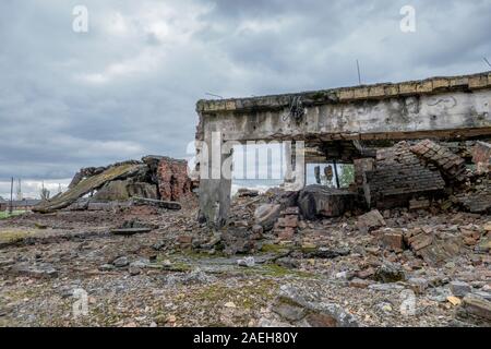 Die Verbrennungsanlagen von Krematorium II und Gaskammern in Auschwitz ...