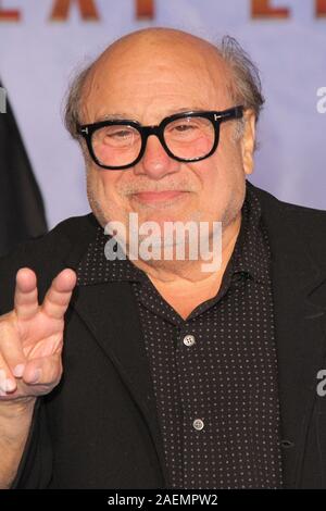 LOS ANGELES - 9. DEZ.: Danny DeVito, Danny Glover bei der Premiere von ...