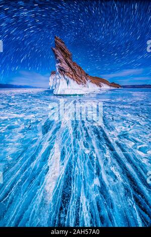 Insel Ogoi, Baikalsee, Winterlandschaft. Abendblick von der Insel Ogoy ...