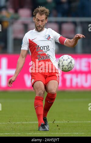 01-12-2019: Fußball: FC Utrecht v RKC Waalwijk: Utrecht L-R Sean ...