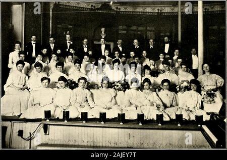 Iris 1904. CHORUS KLASSE Tennessee Club. MiiTTO - Ehre zu unserem ...