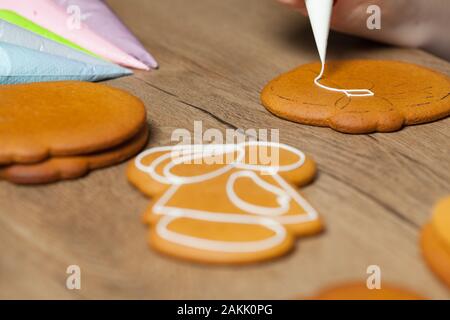 Backen, Zeichnen auf Backen, Muster Prozess Nahaufnahme Stockfotografie ...