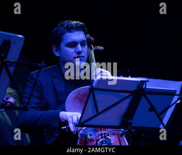 NEW YORK, NY - 8. JANUAR: Gabriel Hostin und Sunny Hostin bei der ...