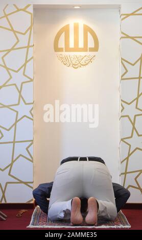 Das Gebet in der Moschee in München-freimann Stockfotografie - Alamy