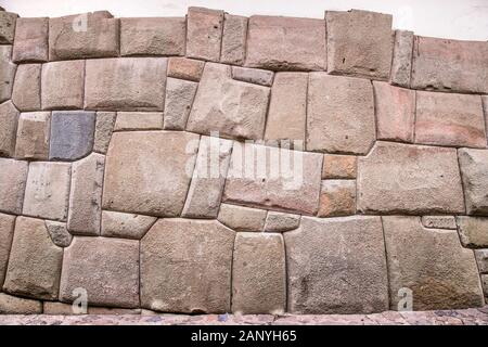 Unglaublich riesigen alten Inka Stein Mauer der Festung Sacsayhuaman ...