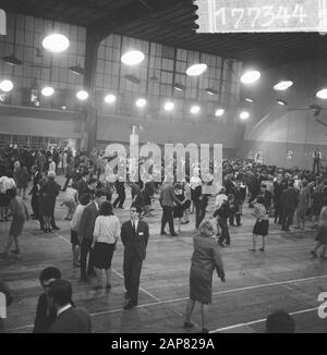 Befreiungsball im Apollohal in Amsterdam, Übersicht der Halle, 5. Mai ...