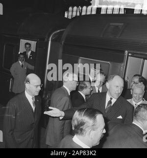 Ankunft des belgischen Premierministers Harmel und des Ministers Spaak ...