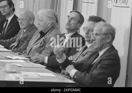 Kommission Drees legt Bericht über das künftige AOW vor; Drees spricht ...