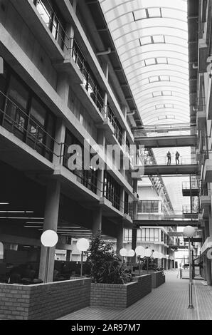 Der Umzug von Binnengasthuis nach AMC in Bijlmermeer begann; die ...