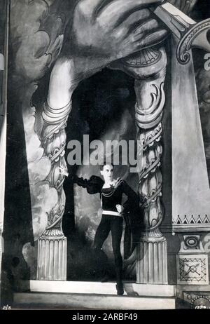 Robert Helpmann (1909-1986) - Balletttänzer - als "Dago" in "Facade ...