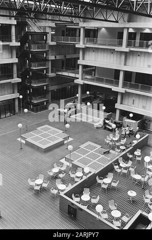 Der Umzug von Binnengasthuis nach AMC in Bijlmermeer begann; die ...