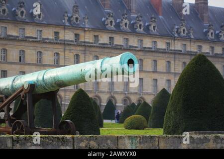 Historische Kanone im Museum von Les Invalides in Paris, Frankreich ...