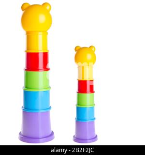 Stapel von bunte Plastikbecher Stockfotografie - Alamy