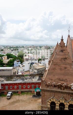 Blick auf Bhuj City von Prag Mahal, Bhuj, Kutch, Gujarat, Indien ...
