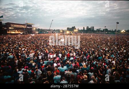 DDR, Berlin, 19.07.1988.5. Berliner Rock-Sommer des FDJ.Concert für Nicaragua.Bruce Springsteen ...