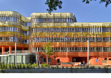 WU-Campus, Wien, Österreich. Auf der rechten Seite ein Detail der ...