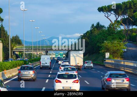 A1 Mailand - Rom - Neapel Autobahn - tabellone segnalatore ...