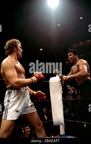 Muhammad Ali-Joe Bugner fight at Merdeka Stadium in Kuala Lumpur ...