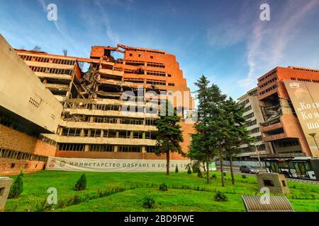 Ruinen des Verteidigungsministeriums Gebäudes aus dem NATO-Bombardement - Belgrad-Serbien ...