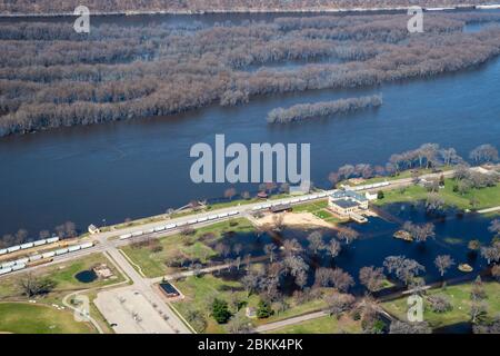 Das historische Dousman House auf St. Feriole Island und dem ...