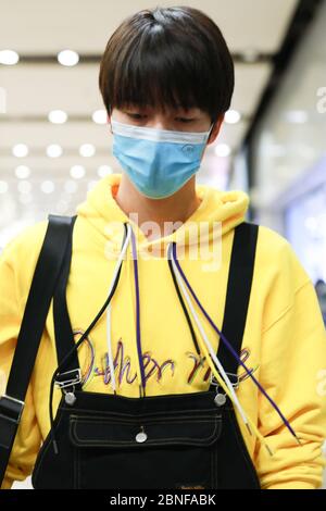 Der chinesische Sänger und Schauspieler Chen Youwei kommt vor seinem ...