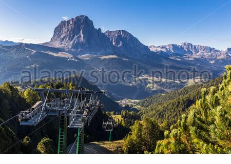 Seilbahn vor dem Langkofel Gruppe, Dolomiten, Südtirol, Italien ...