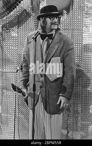 TV-Show WWF Club - 11.02.1983 - der Musiker/Komiker Hans Süper jun. Des ...