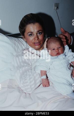 Marijke Amado - Geburt von Sohn Kia - die niederländische Moderatorin ...