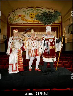 Das Kölner Karneval Dreigestirn der Karnevalsession 2024. : Jungfrau ...