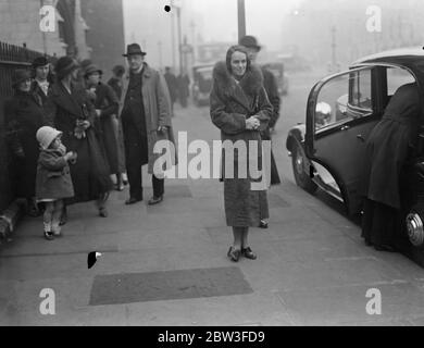 Hochzeit von Miss Angela Dudley ward und Kapitän Robert Laycock. Foto ...