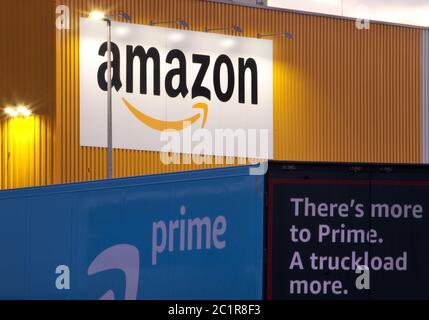 Prime LKW, Amazon Logistikzentrum, Dortmund, auf dem Gelände der ...