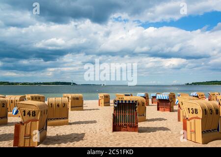 Der Badestrand von Heikendorf Möltenort an der Ostsee in der Kieler ...